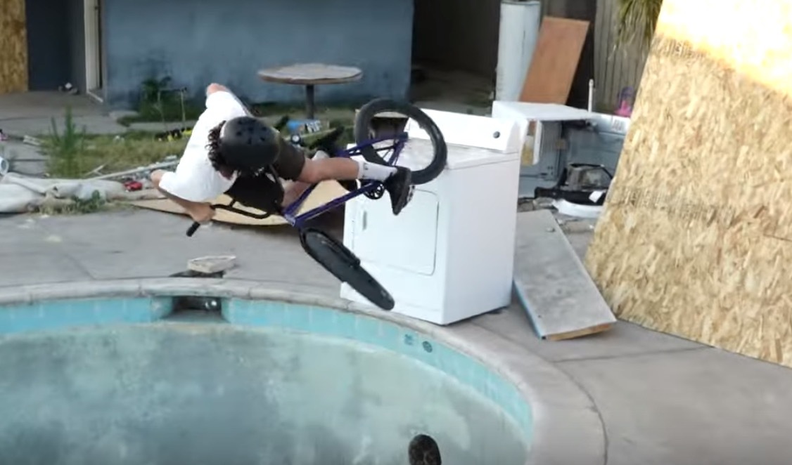 COREY WALSH - END OF THE WORLD - DIG BMX