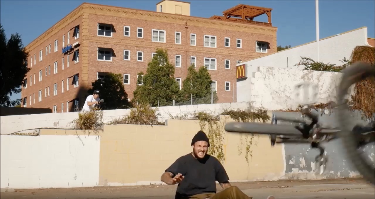 Mike Hoder Gold Chain Promo - DIG BMX