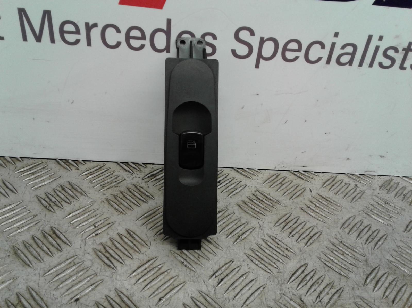 Elect. Window Switch Sprinter Mercedes 2015
