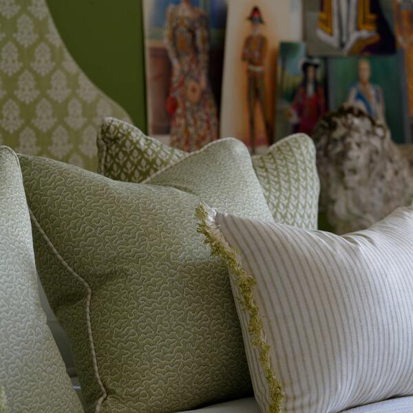 Pollen - Leaf fabric | Garden Path | Andrew Martin