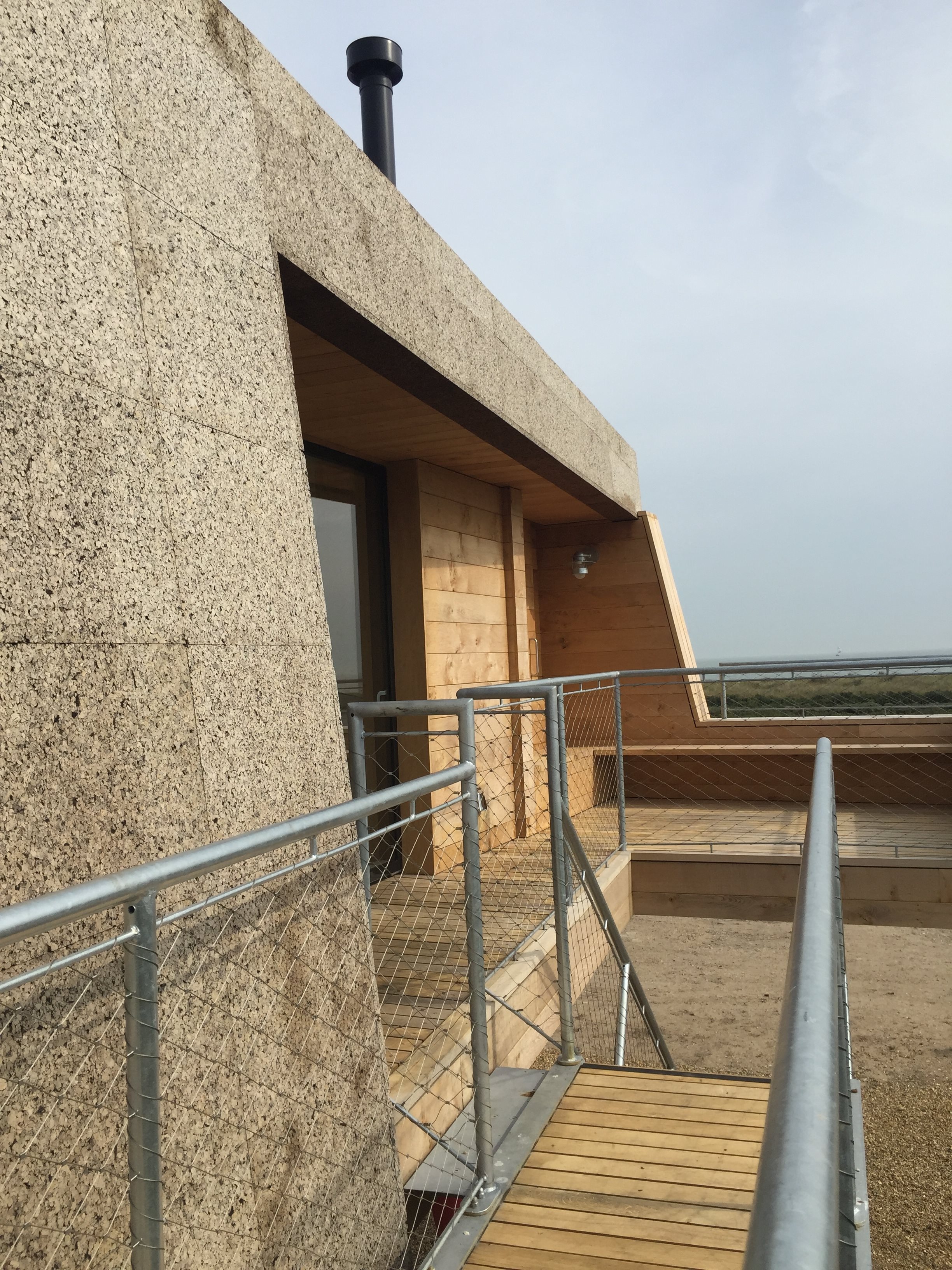 Lisa Shell Architects unwraps cork-clad coastal home
