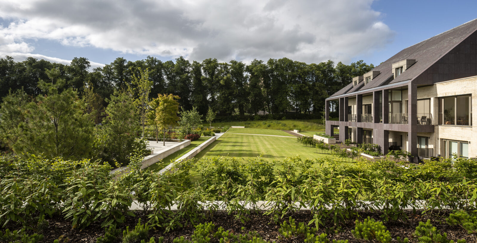 Ryder Architecture completes blue slate hospice in Glasgow