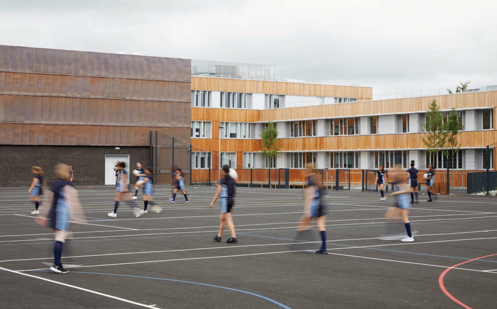 Massivhaus: Harris Academy Sutton by Architype