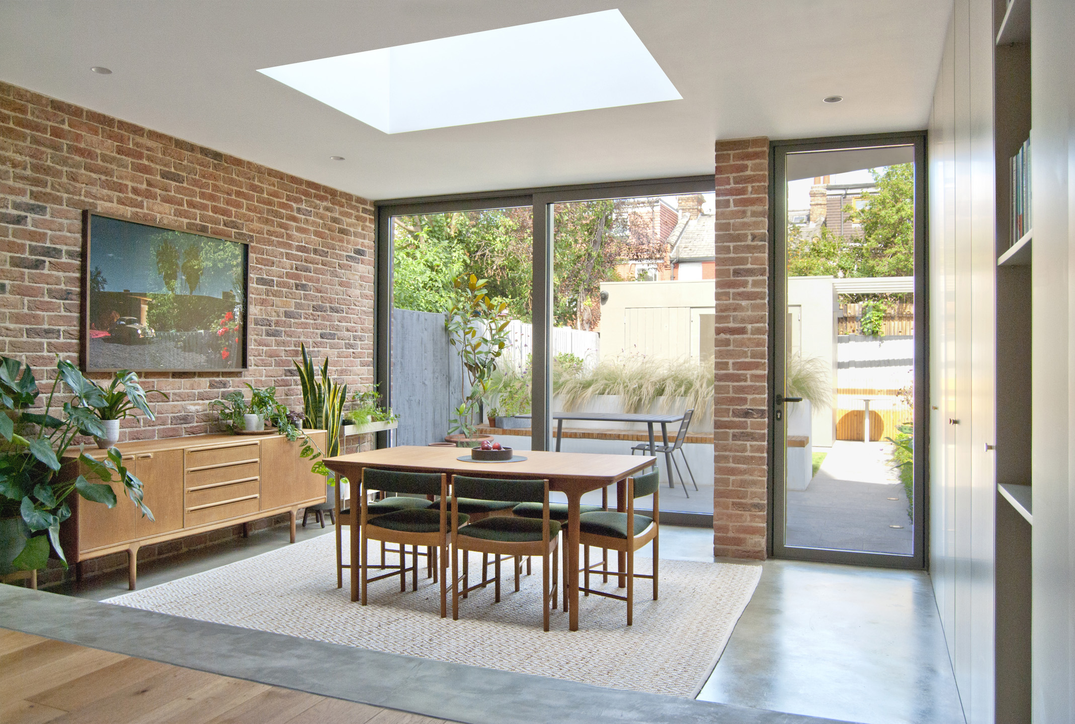 Novak Hiles reworks house with sculptural chamfered extension