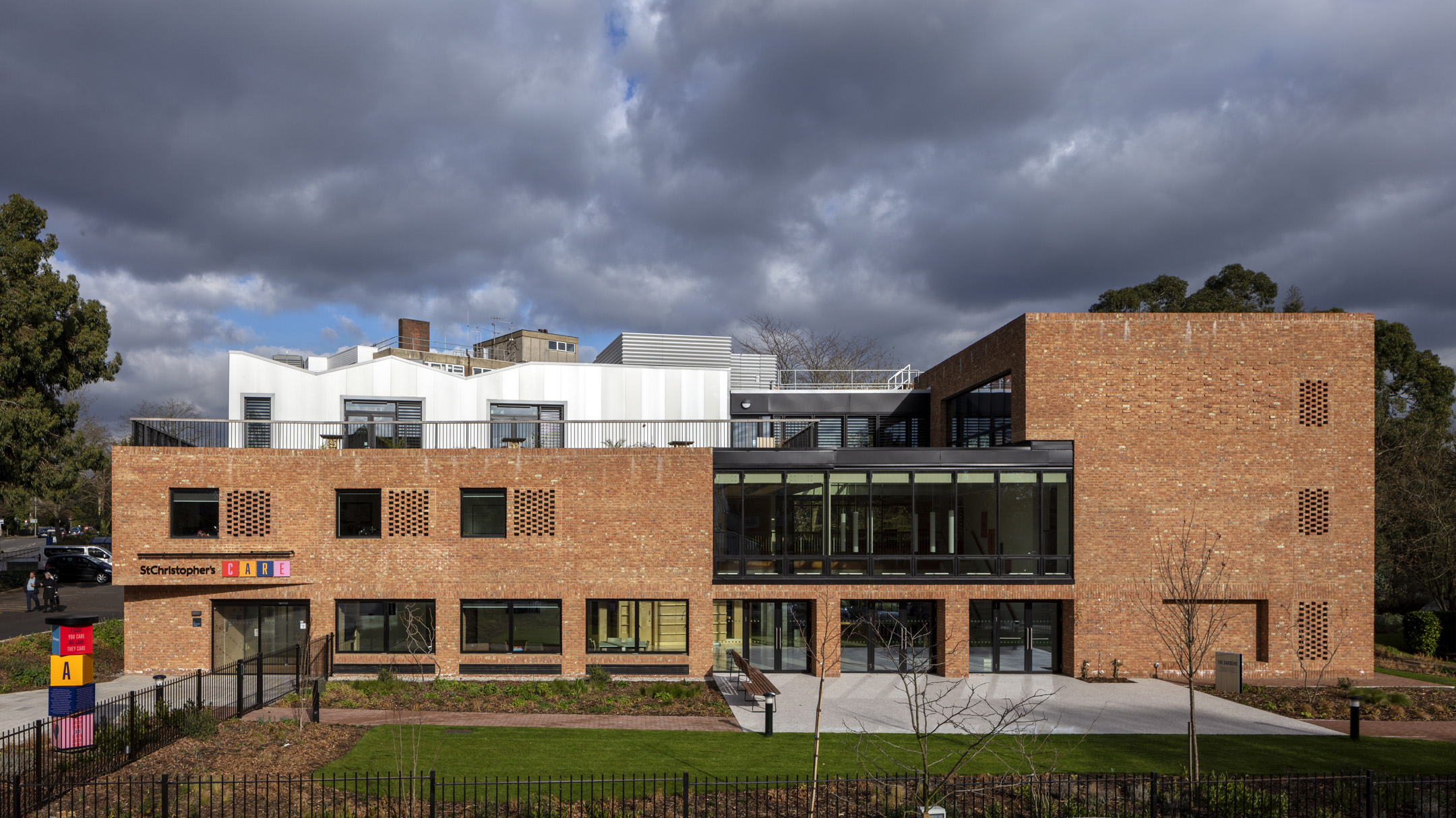 Mills Power Architecture completes new hospice in south London