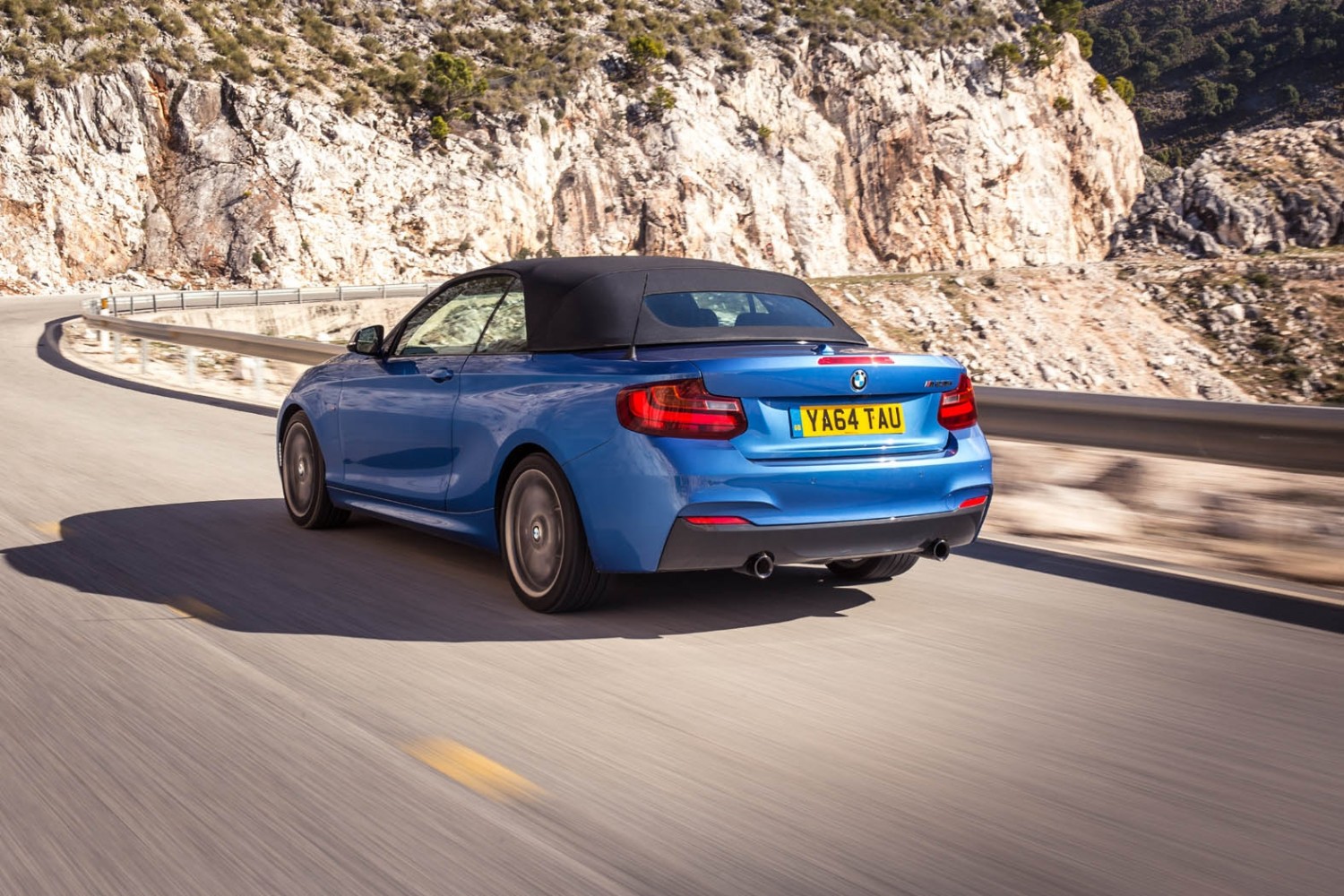 BMW 220d Convertible Sport | Eurekar