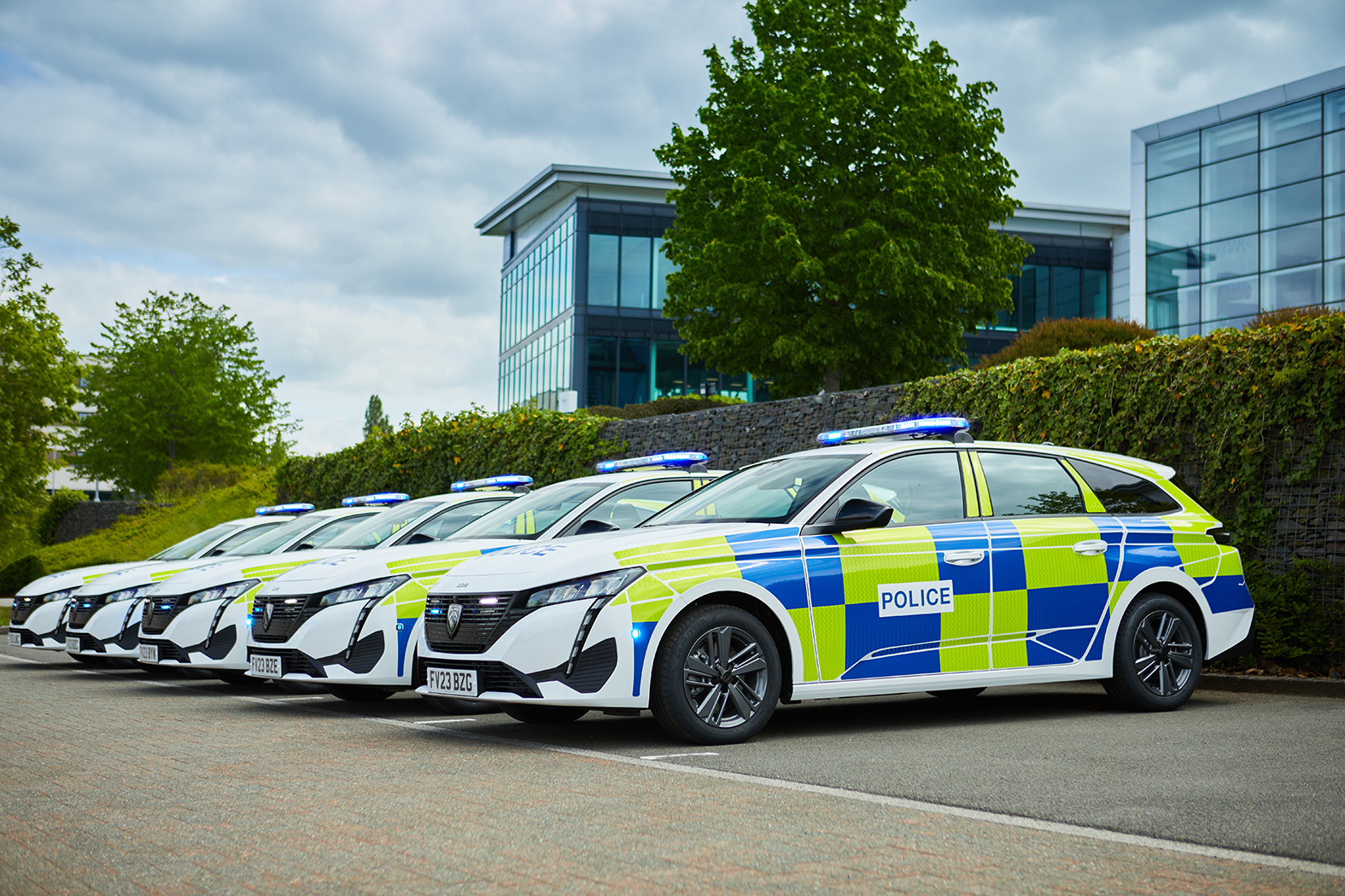 Silver jubilee for Peugeot police vehicles | Eurekar
