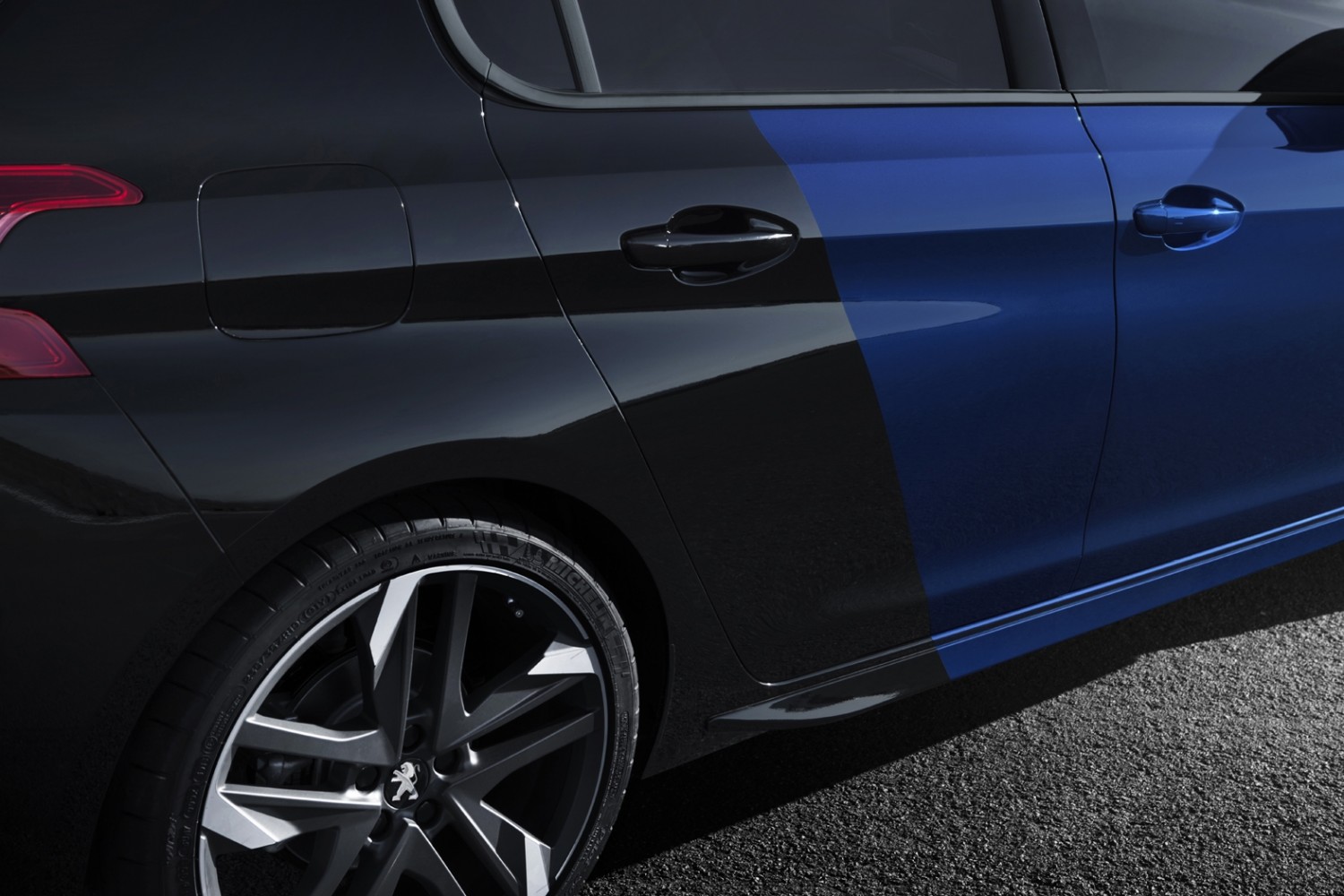 Revamp redefines Peugeot 308 | Eurekar