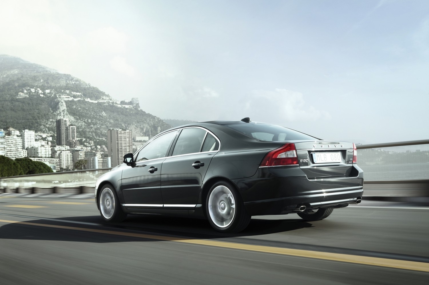 Big Volvo offers bargain luxury | Eurekar