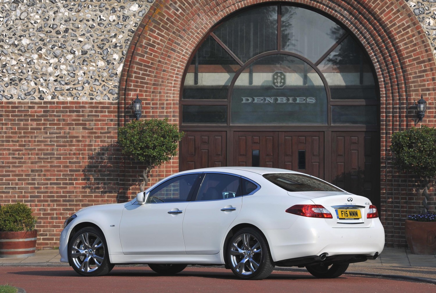 Infiniti M37 S Premium | Eurekar
