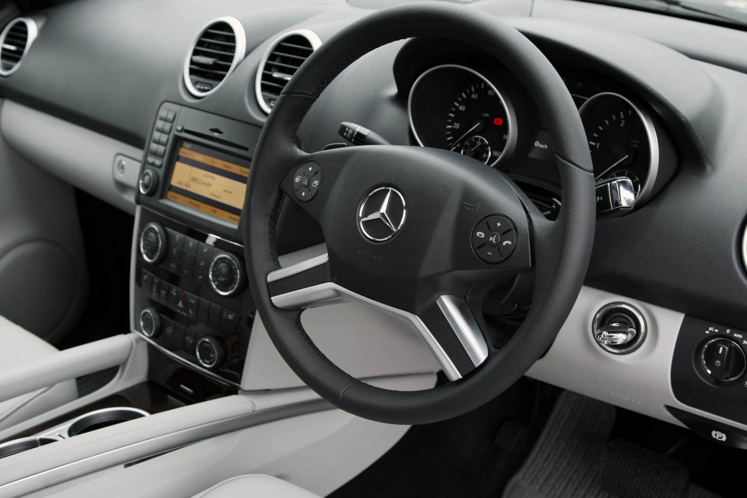 Big Merc 4x4 | Eurekar