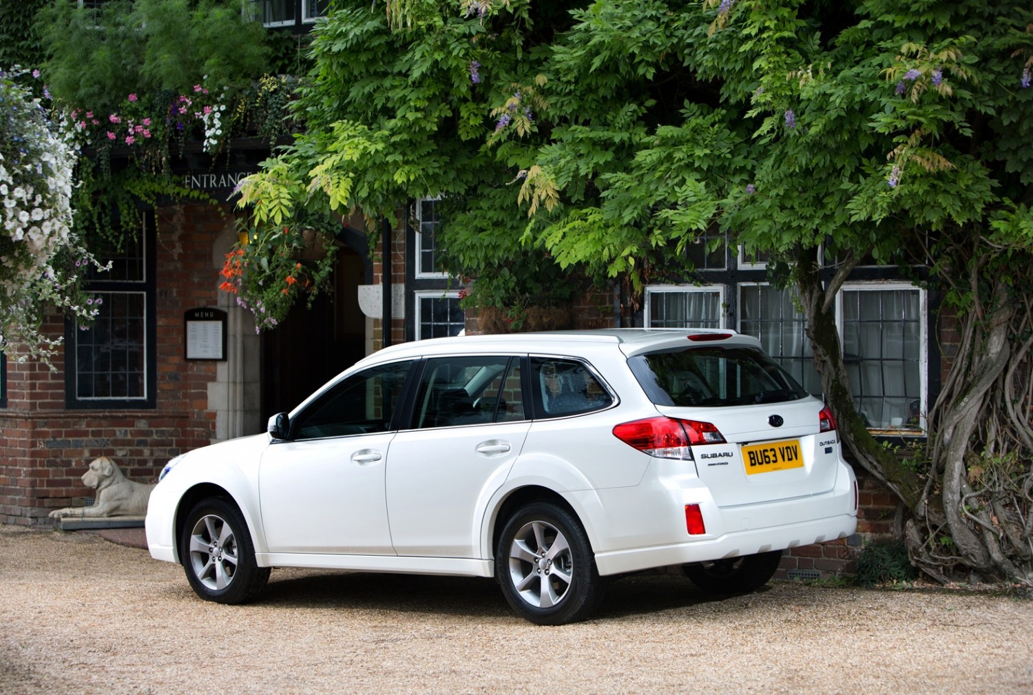 Subaru Outback 2.0D SX Lineartronic | Eurekar