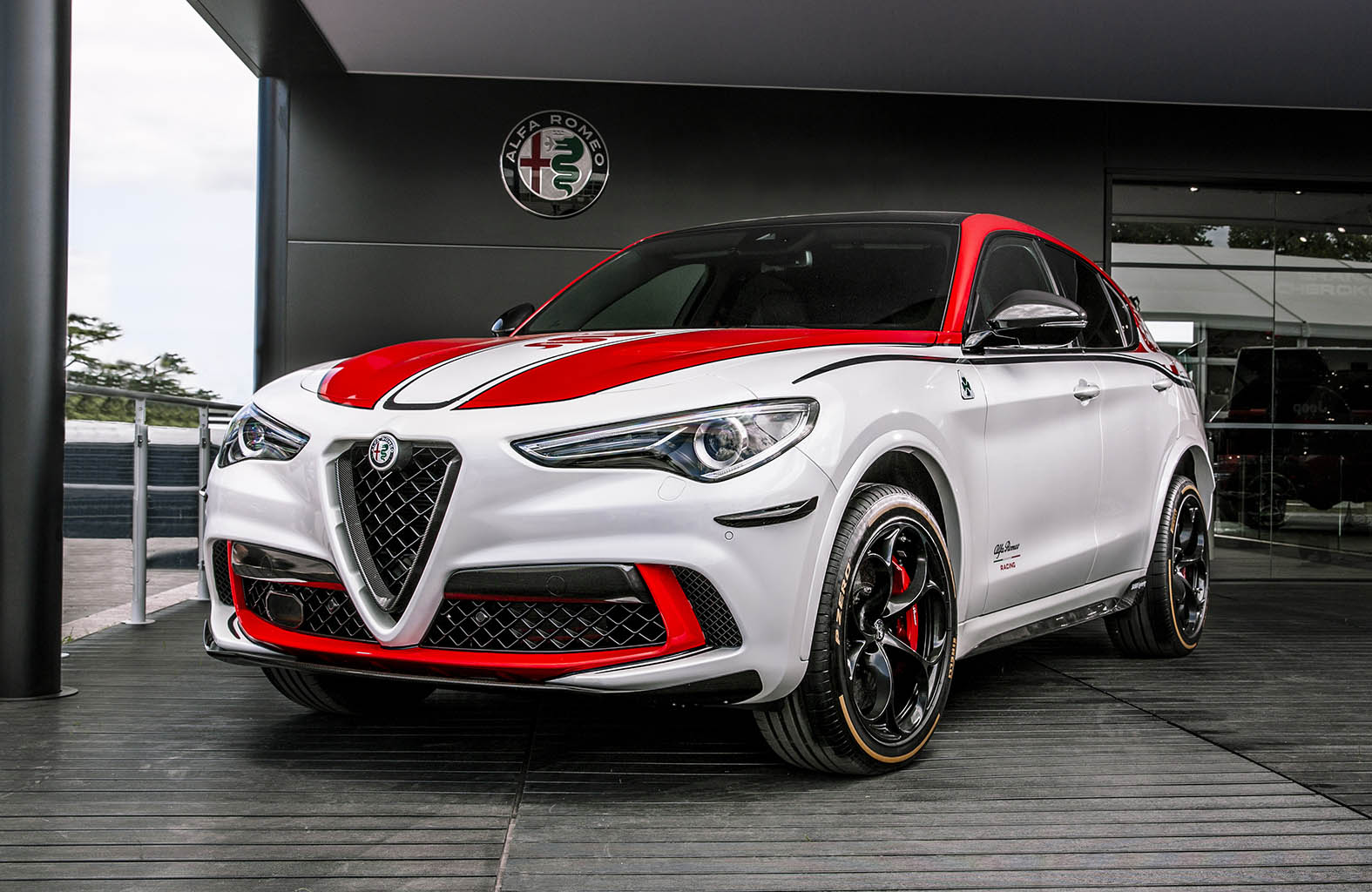 F1 theme for ultra-exclusive Alfas | Eurekar