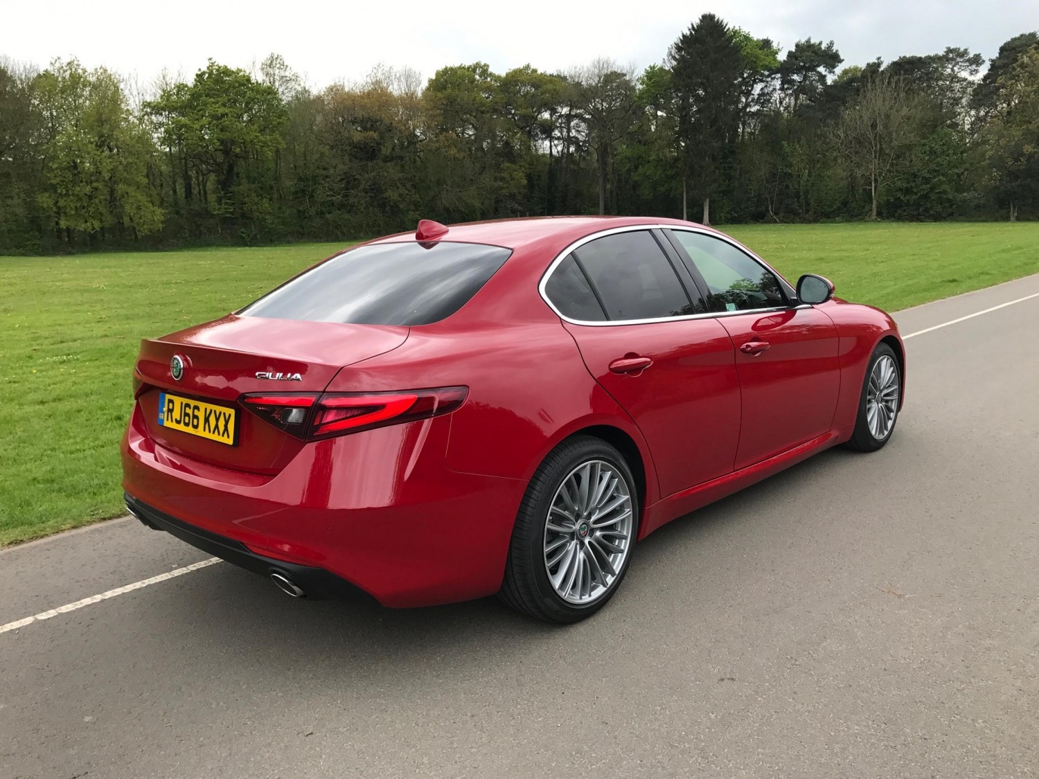 Alfa Romeo Giulia JTDM-2 Super | Eurekar