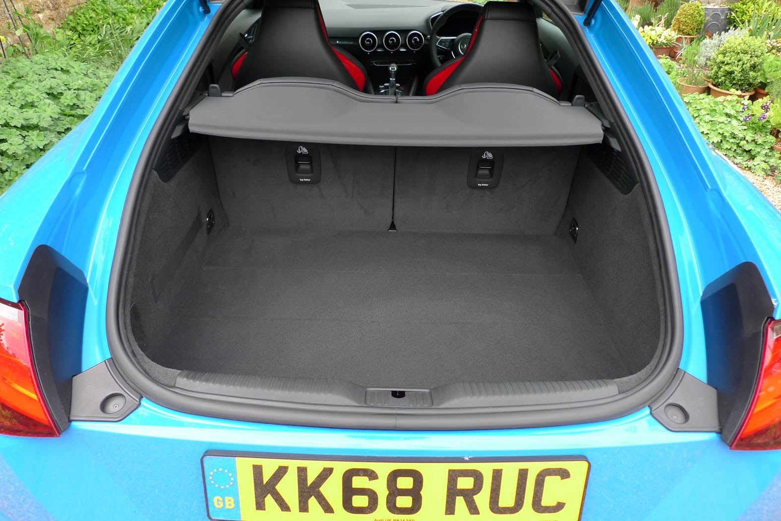 Audi TTS quattro S tronic | Eurekar