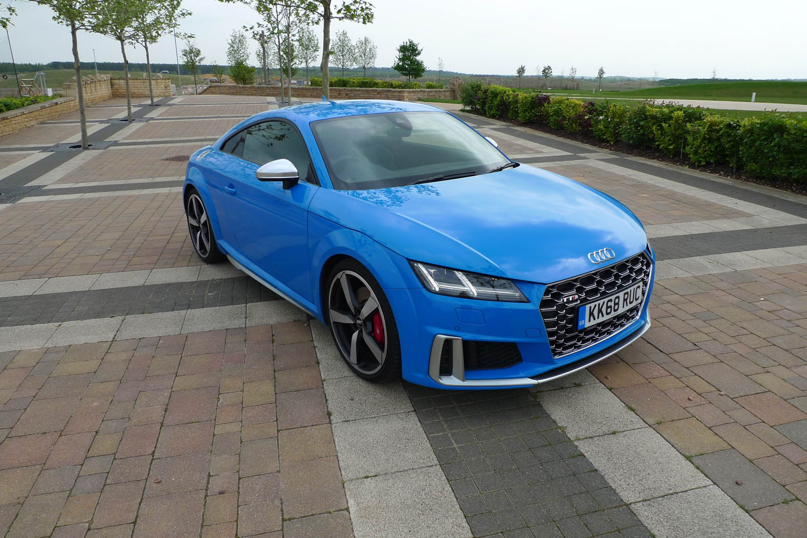 Audi TTS quattro S tronic | Eurekar