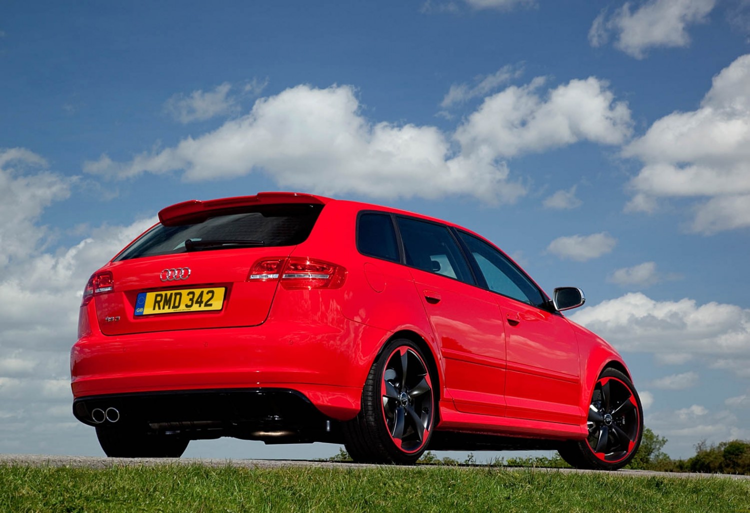 Audi RS3 Sportback | Eurekar