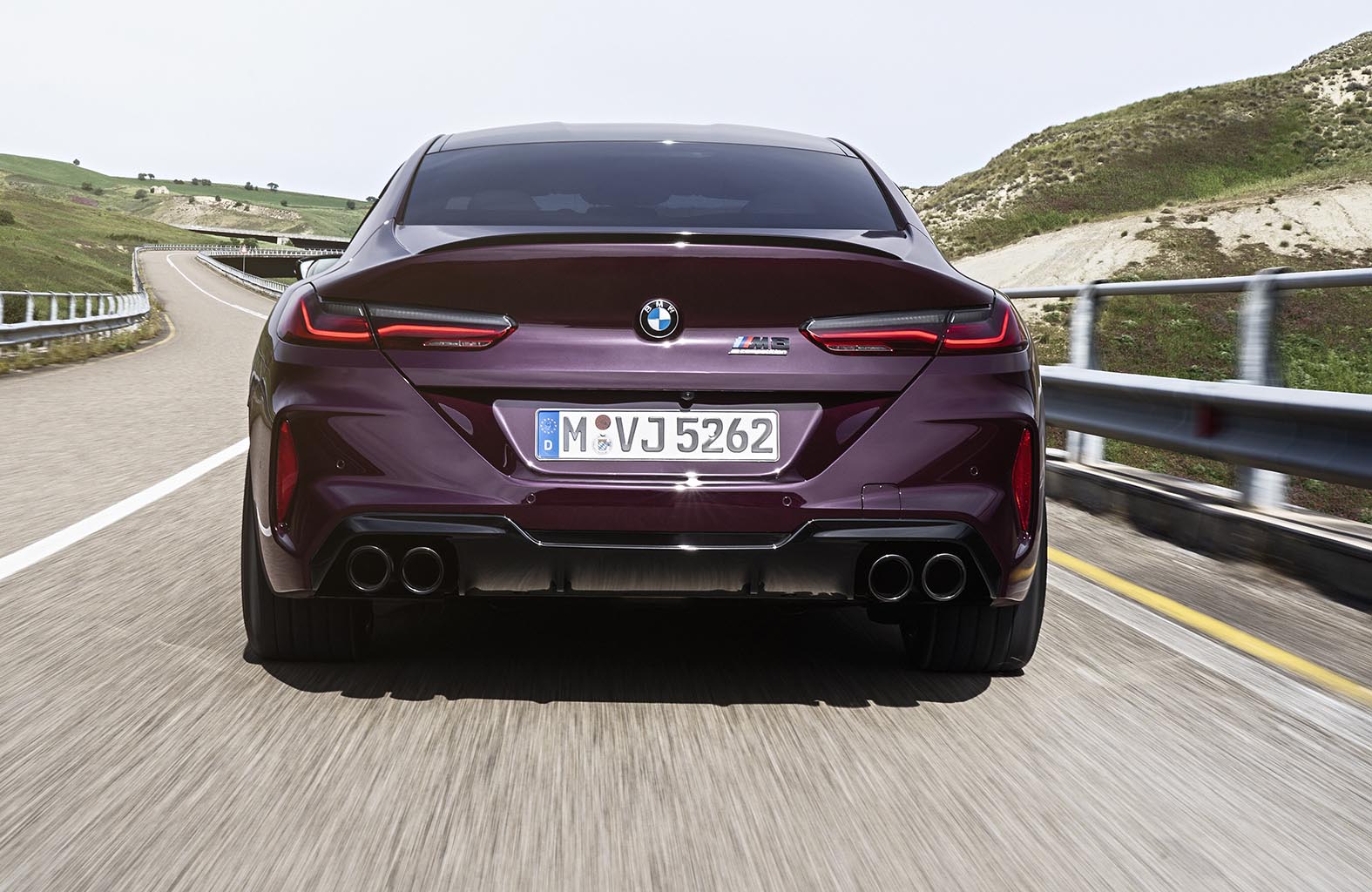 Supercar stats for BMW's luxury coupe | Eurekar