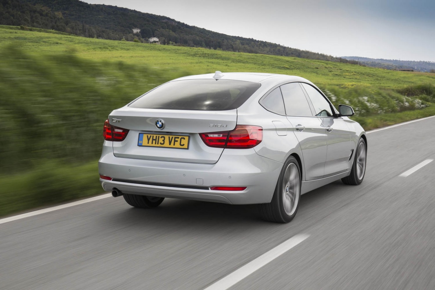 BMW 318d Gran Turismo | Eurekar