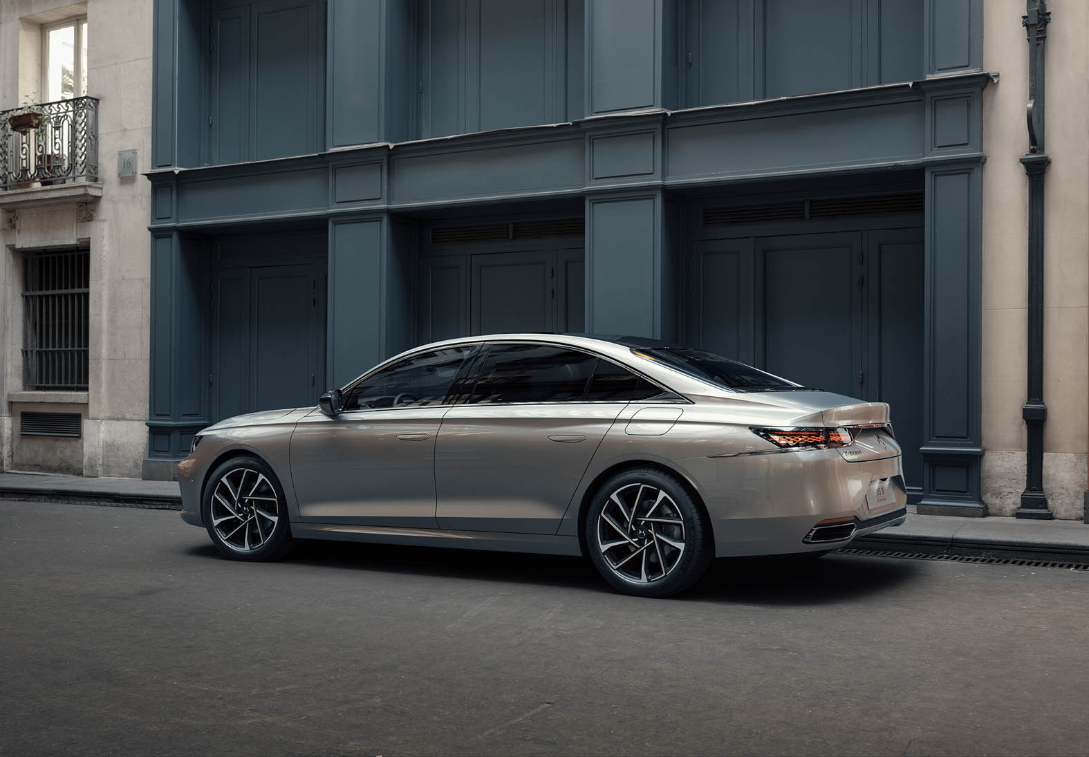 DS 9 stretches new luxury brand reach | Eurekar