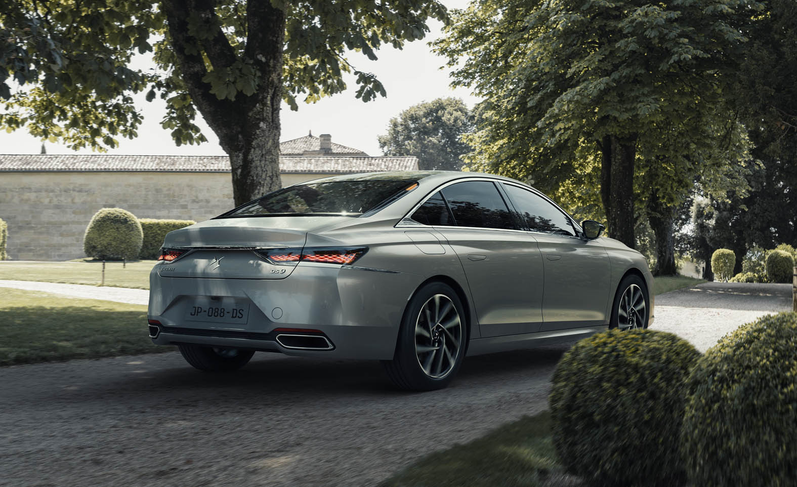 DS 9 stretches new luxury brand reach | Eurekar