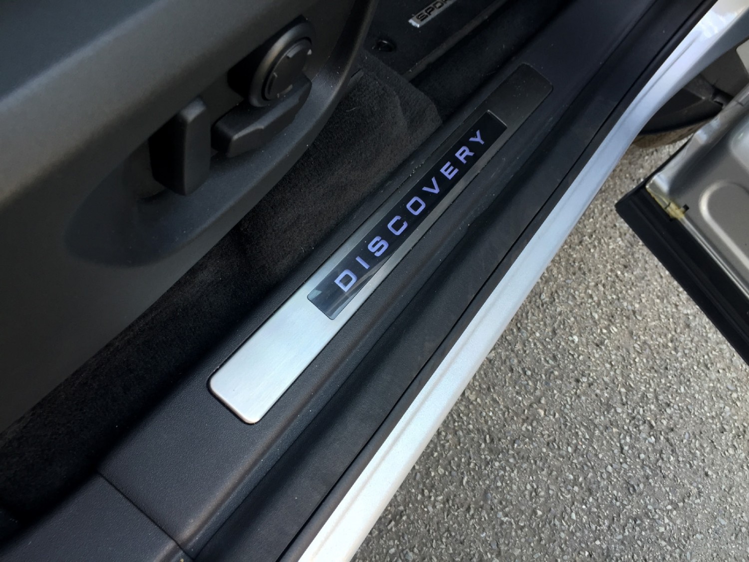 Land Rover Discovery Sport e-Capability - First Drive | Eurekar