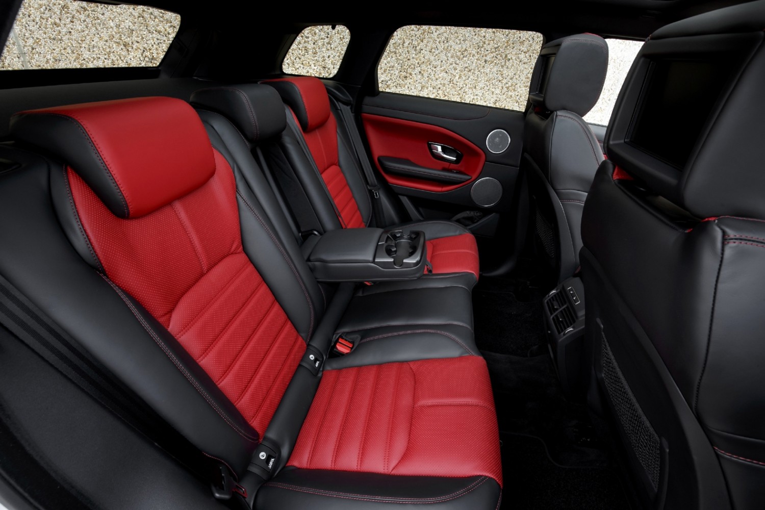 Range Rover Evoque 2015 - Review | Eurekar