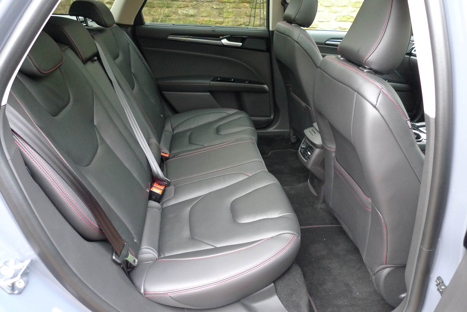 Ford Mondeo Estate ST-Line Edition 2.0 Hybrid | Eurekar