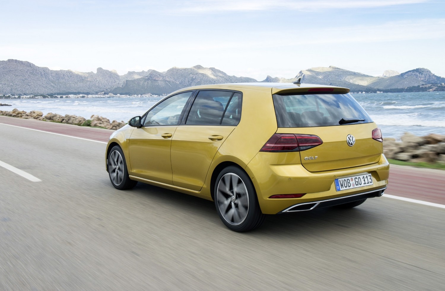 New look VW Golf ready to order | Eurekar