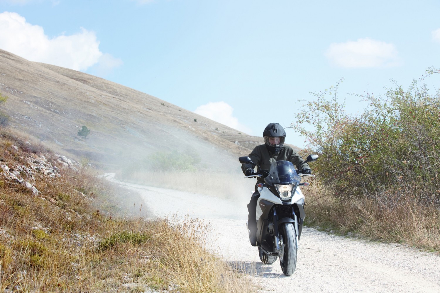 Honda's new Crossrunner is here | Eurekar