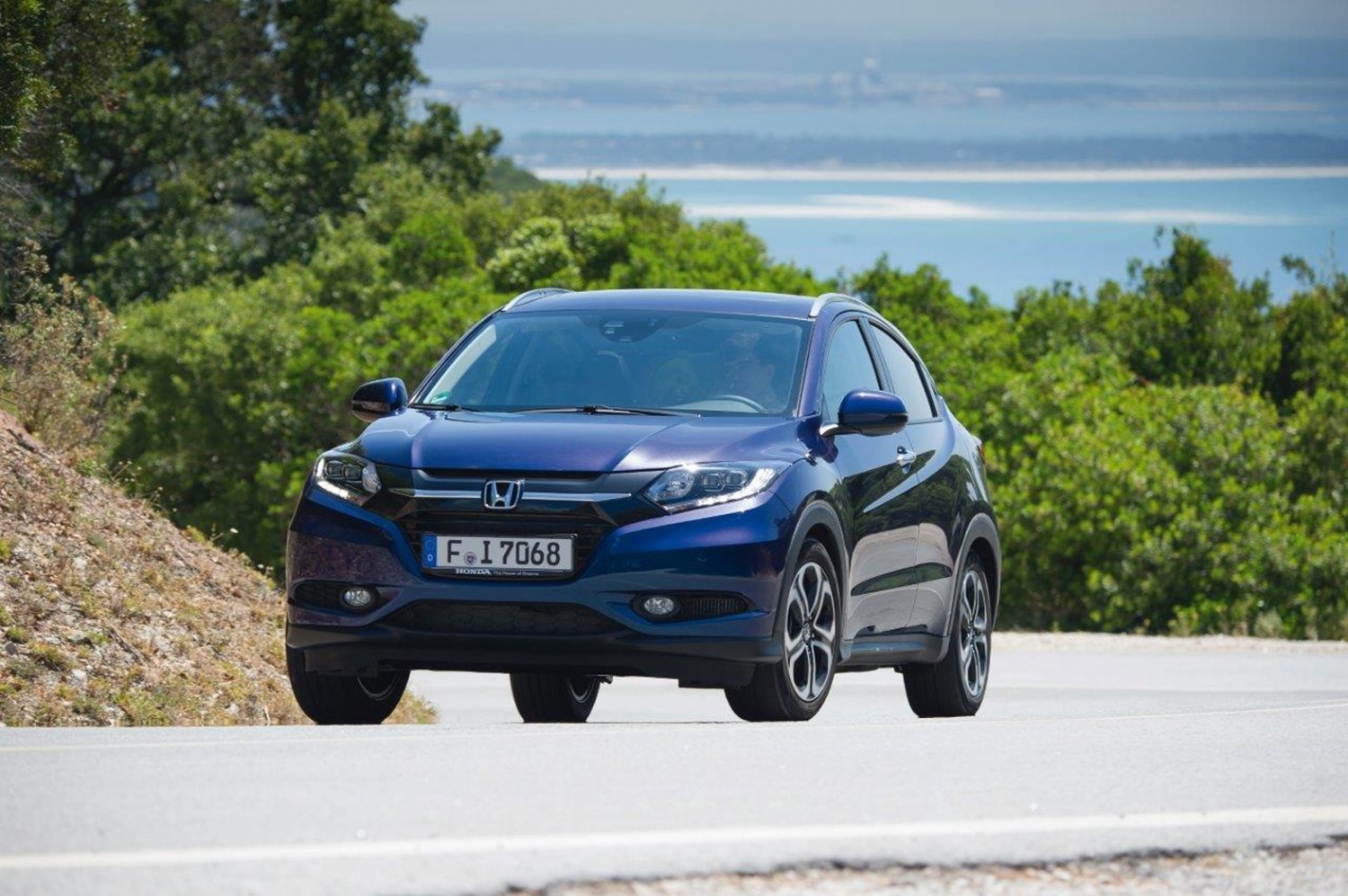 Honda HR-V 2015 - First Drive | Eurekar