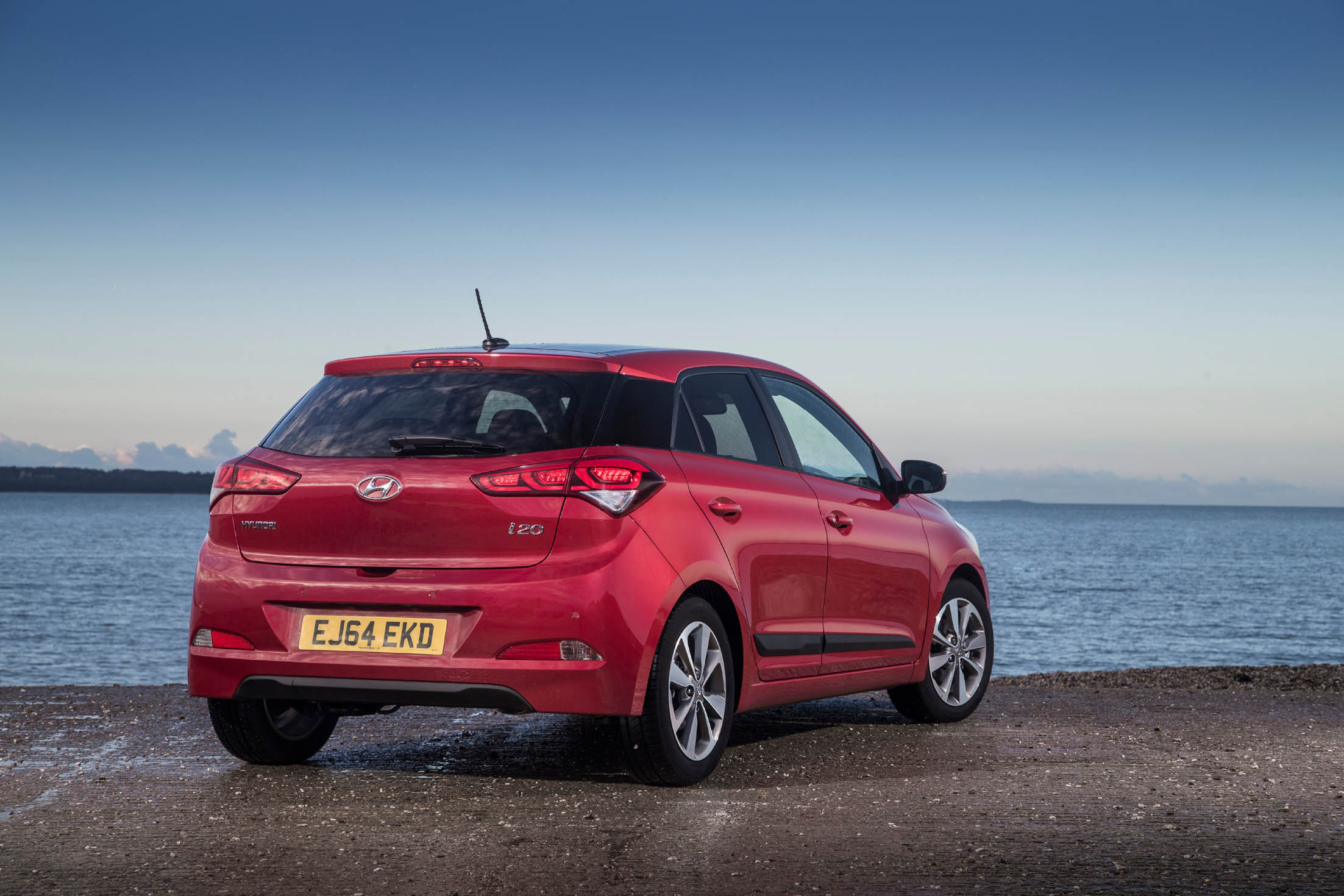 Hyundai i20 - Used Car Review | Eurekar