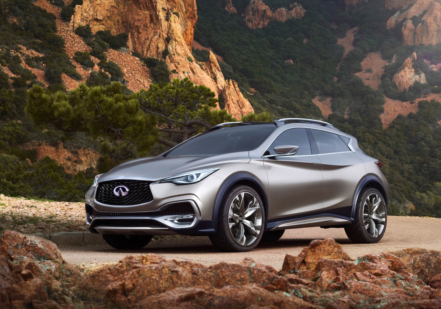 Infiniti aims to keep it compact | Eurekar