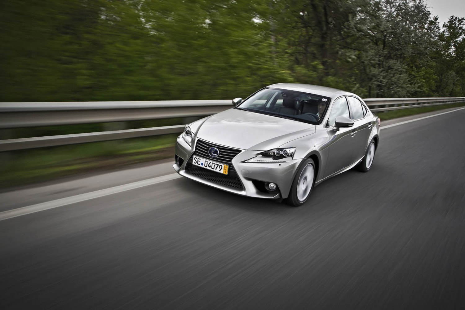 Lexus IS 300h F Sport | Eurekar