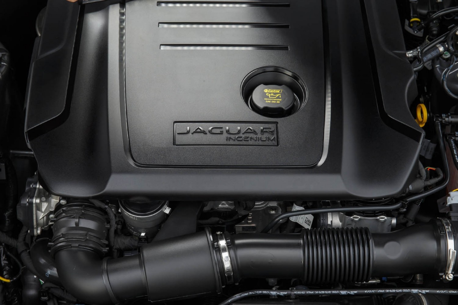 Jaguar XE 2015 - Review | Eurekar