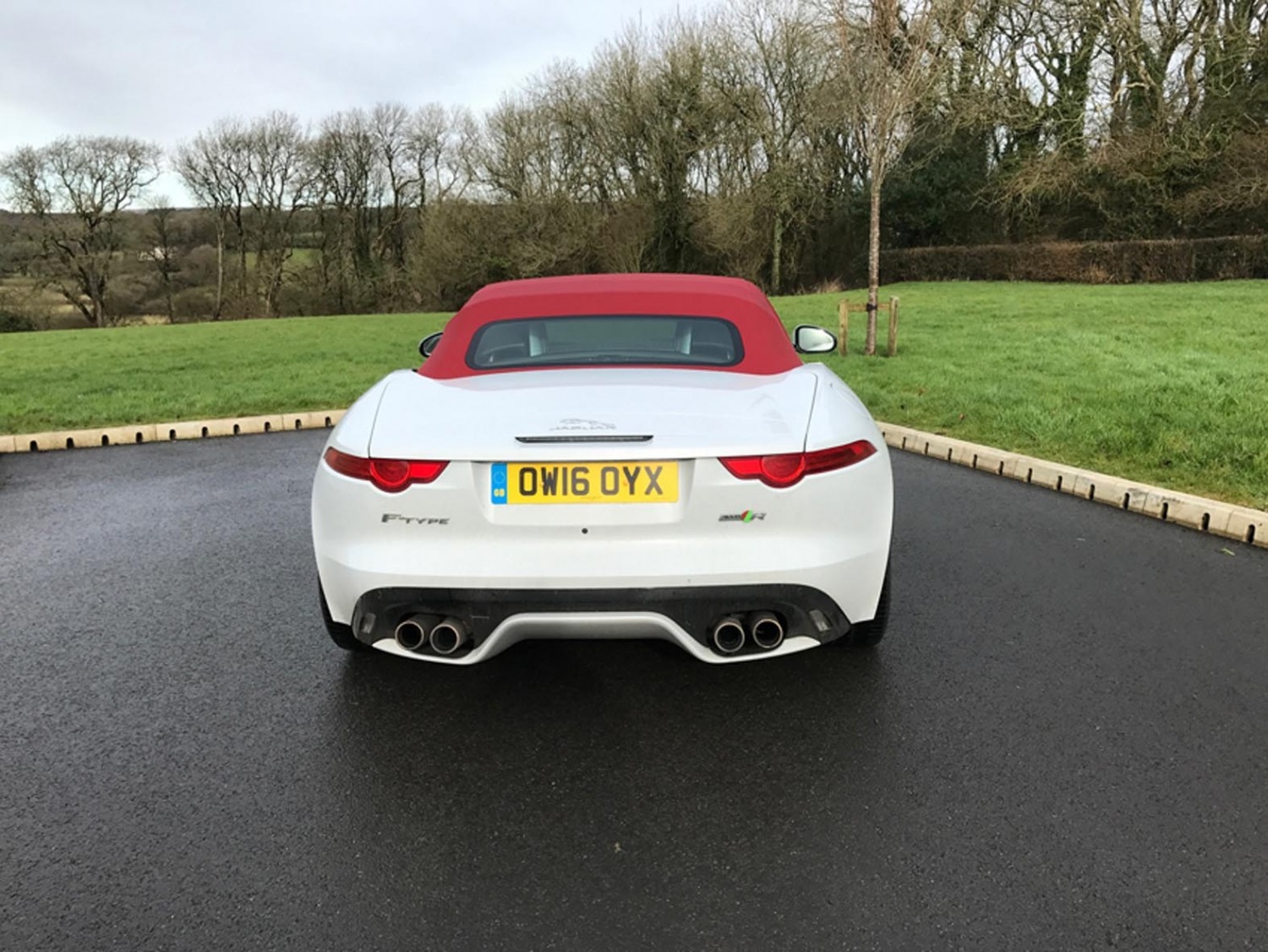 Jaguar F-Type R Convertible AWD | Eurekar