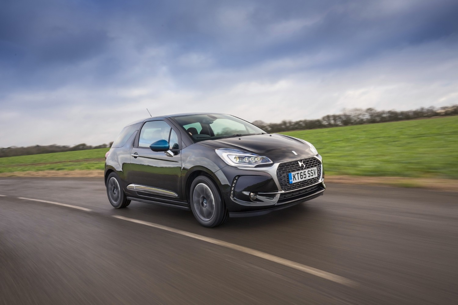 DS 3 2016 - First Drive | Eurekar
