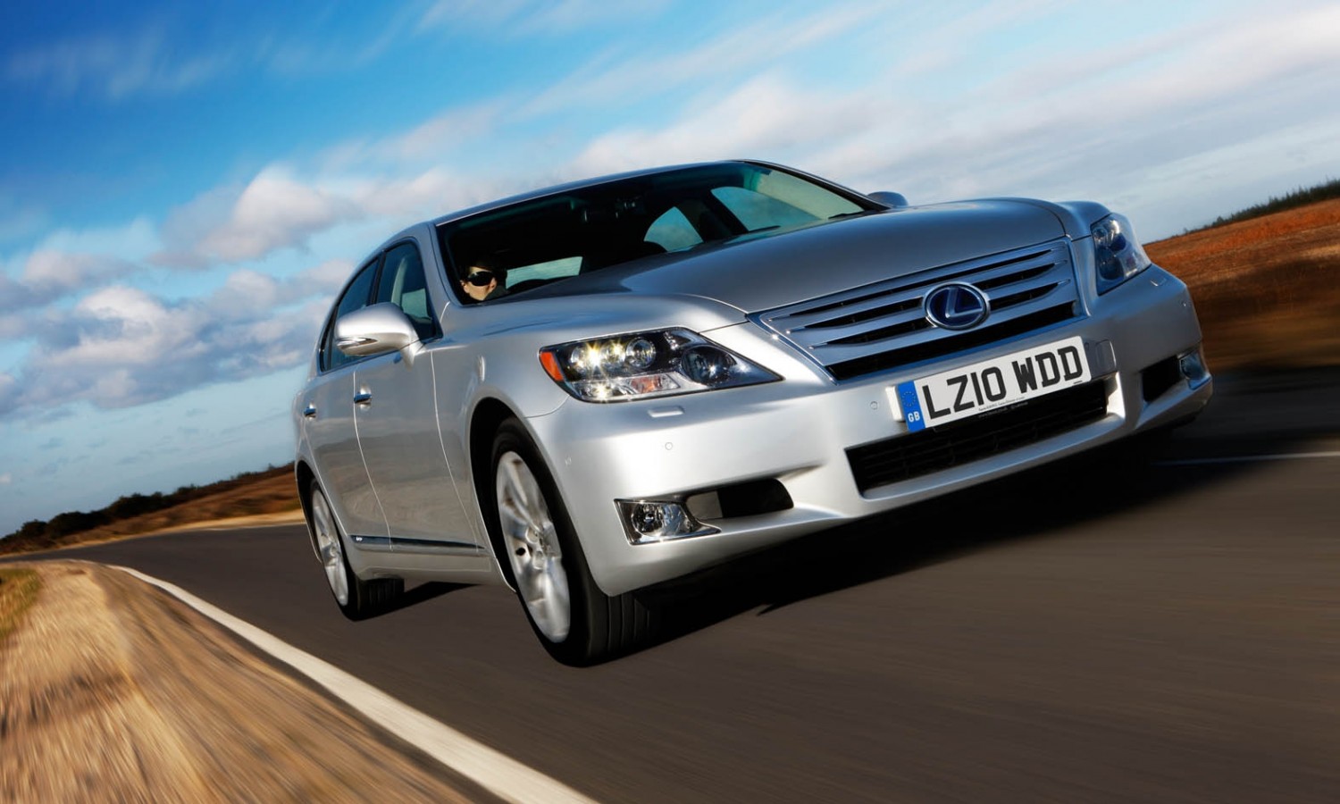 Luxury hybrid enjoys an upgrade | Eurekar