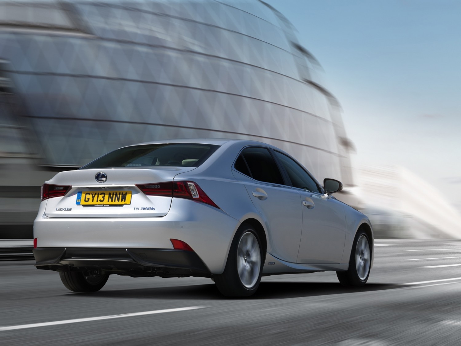 Lexus IS 300h Premier | Eurekar