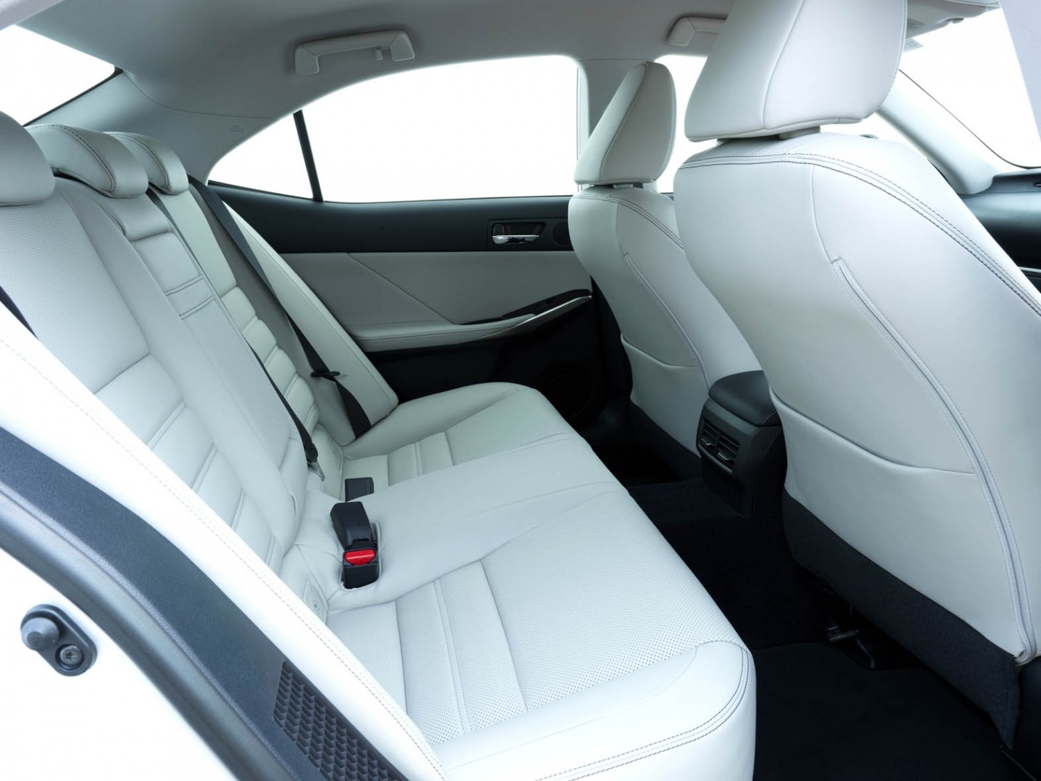 Lexus IS 300h Premier | Eurekar