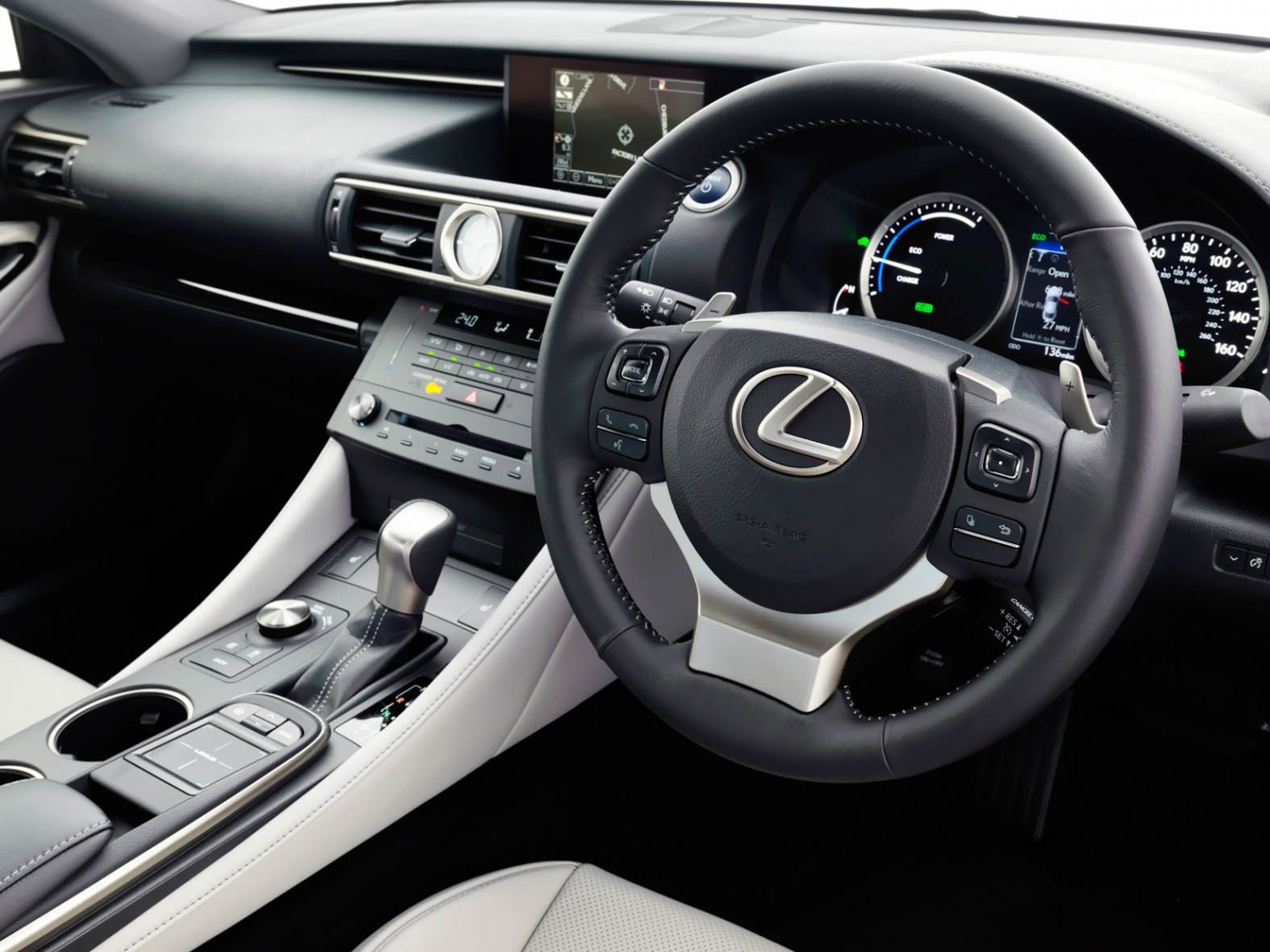 Lexus RC 300h Premier | Eurekar