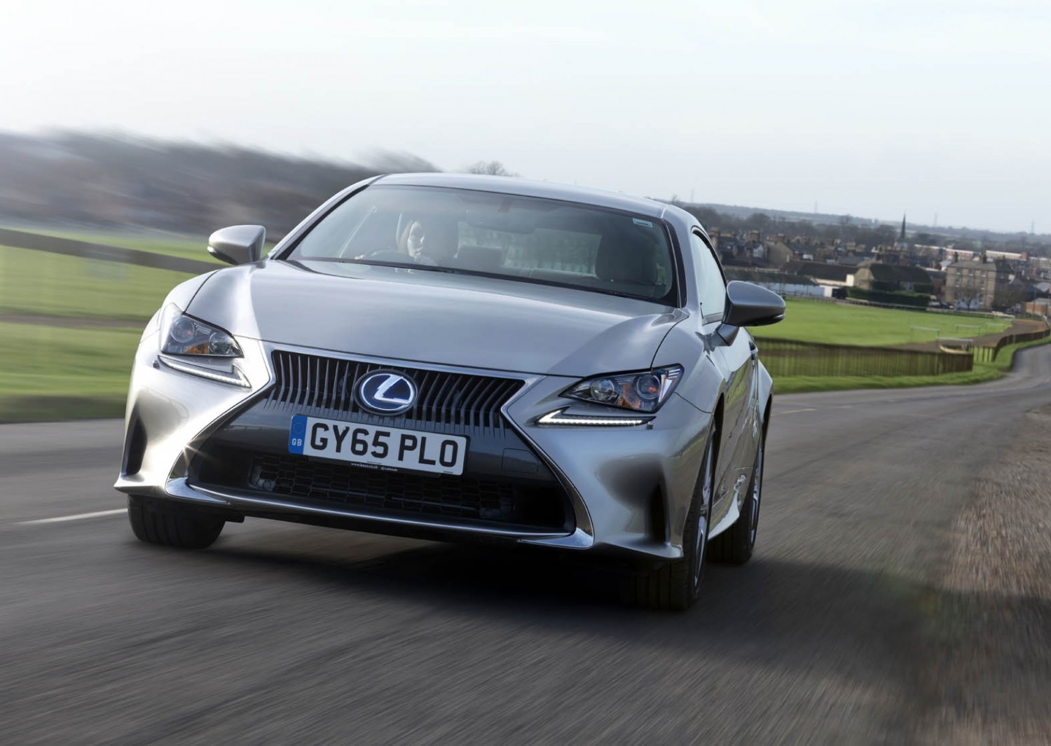 Lexus RC 300h Premier | Eurekar