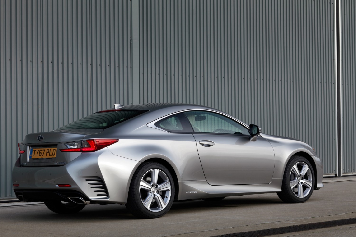 Lexus RC 300h Premier | Eurekar