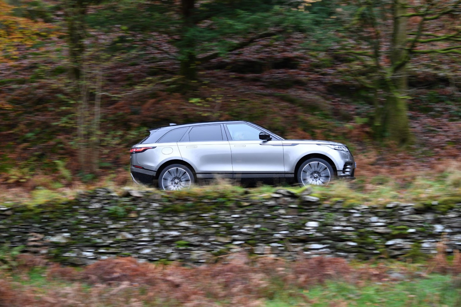 Range Rover Velar R-Dynamic HSE 300 | Eurekar