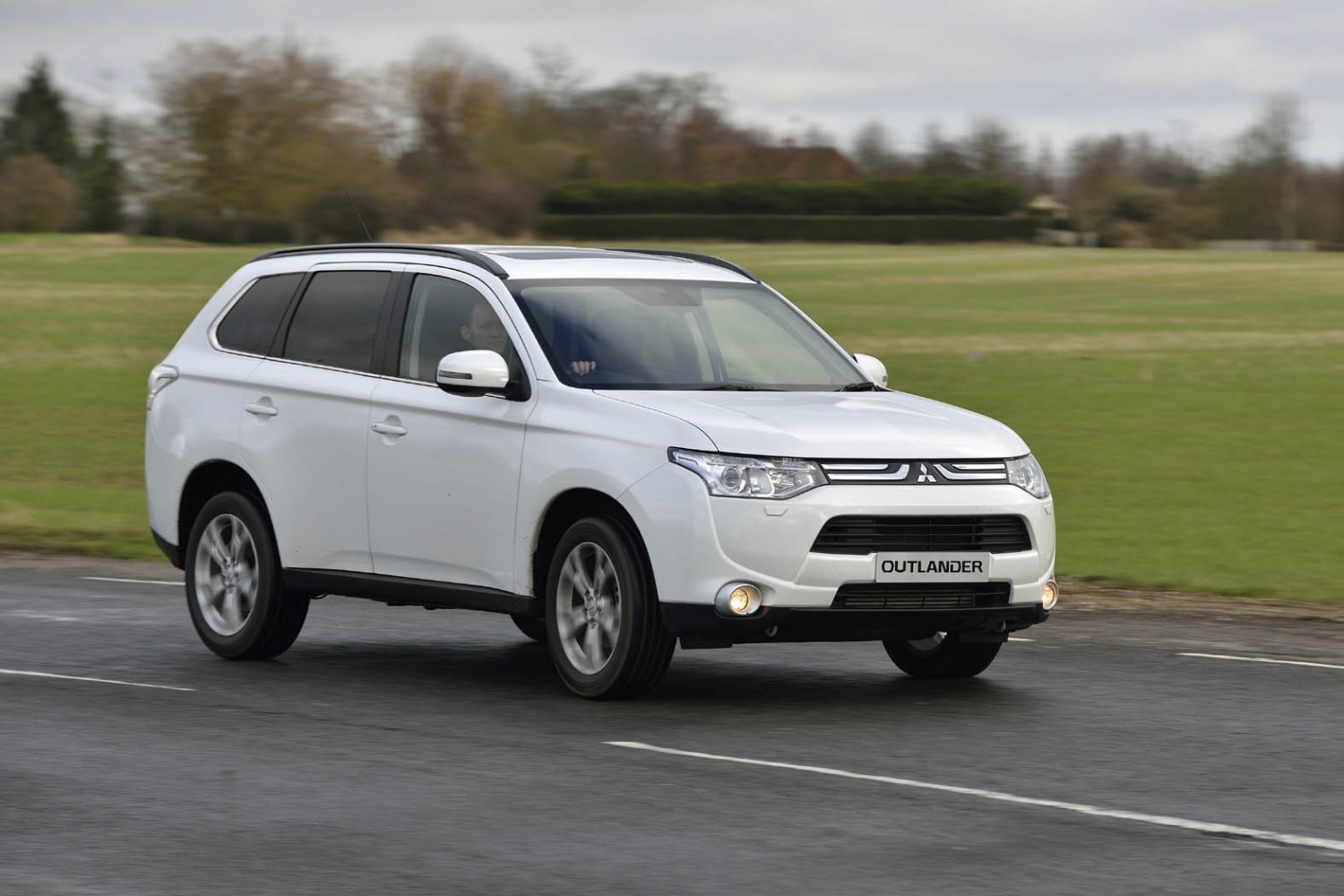 Mitsubishi Outlander GX 5 | Eurekar