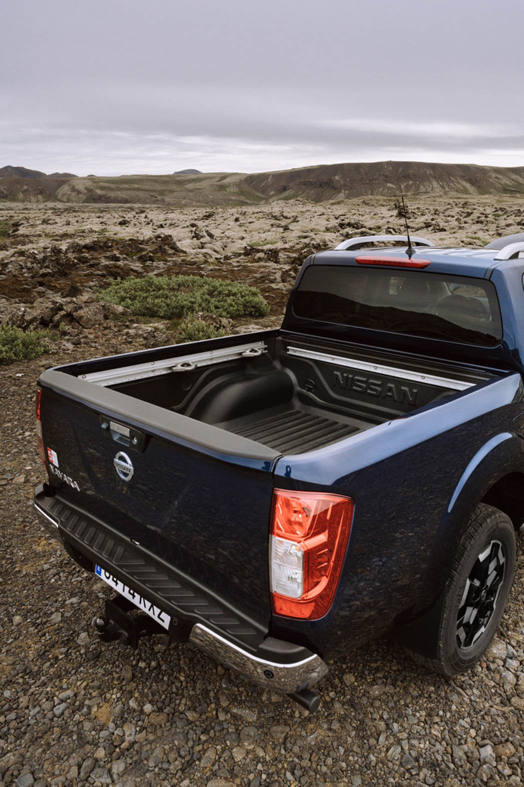 Nissan Navara Tekna | Eurekar