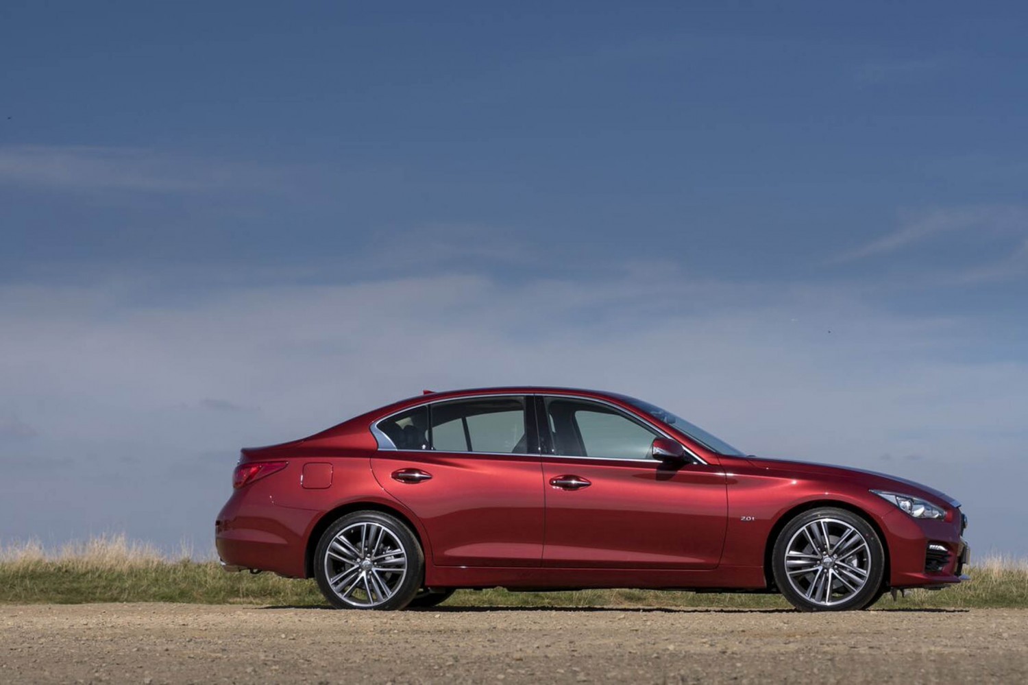 Infiniti Q50 Hybrid AWD | Eurekar