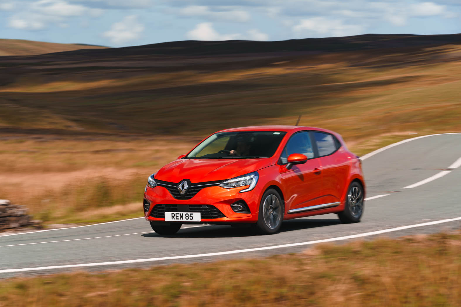 Renault Clio Iconic TCe 100 | Eurekar