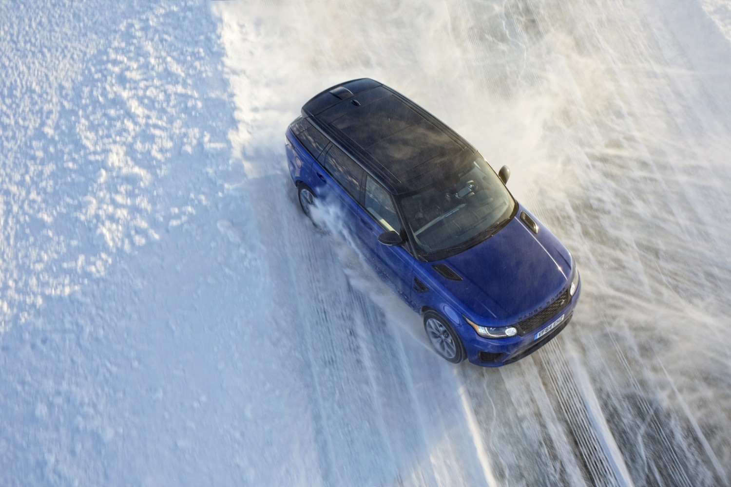 Range Rover Sport nice on ice | Eurekar