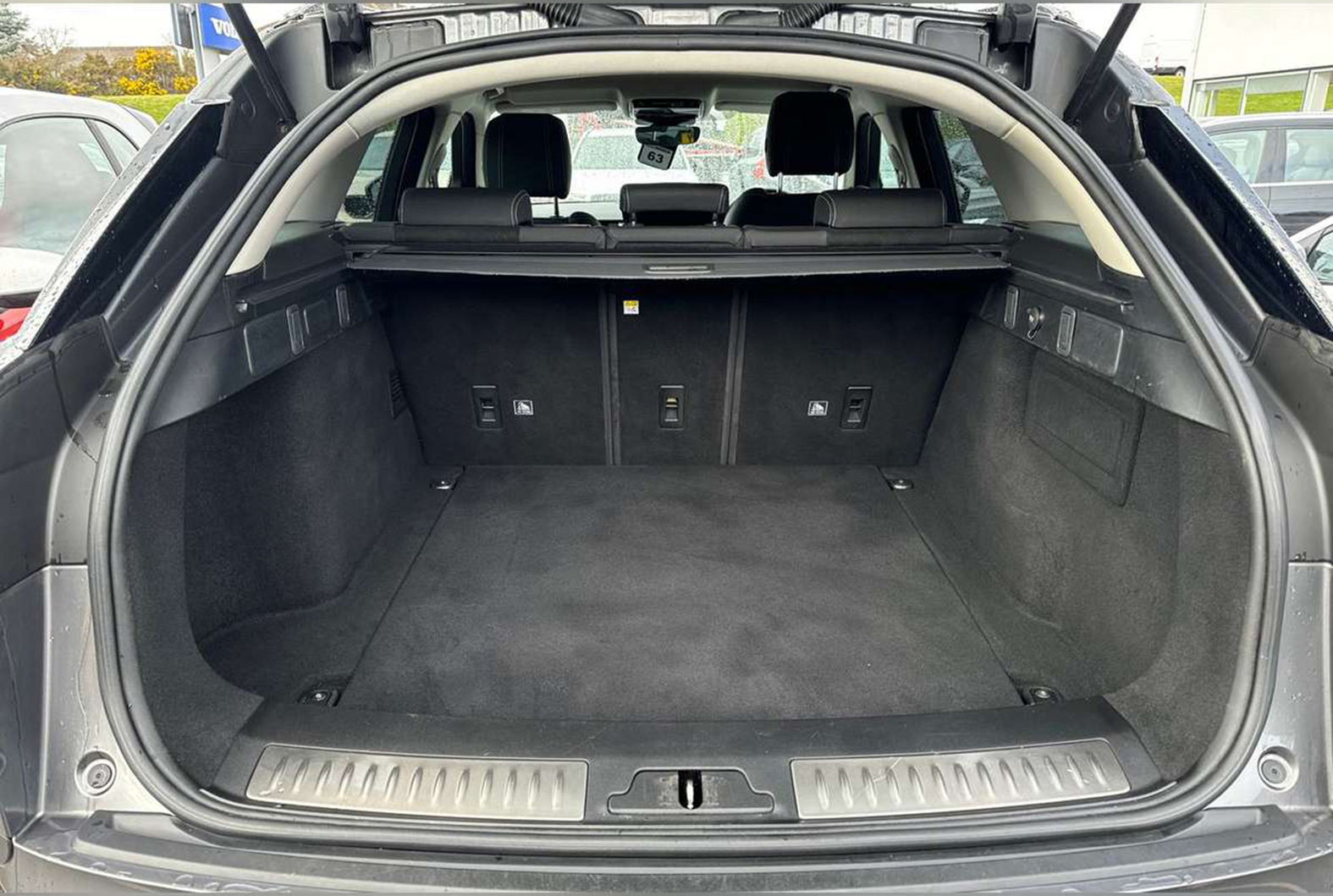 Range Rover Velar Dynamic SE 3.0-litre diesel | Eurekar